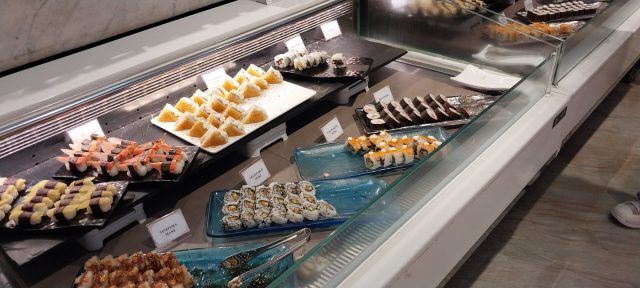 Four Seasons Hotpot And Buffet Review: Is It Worth It? - EatMyBananas.com