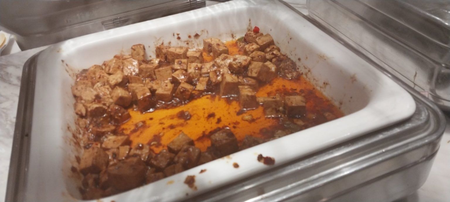Four Seasons Hotpot And Buffet Review: Is It Worth It? - EatMyBananas.com